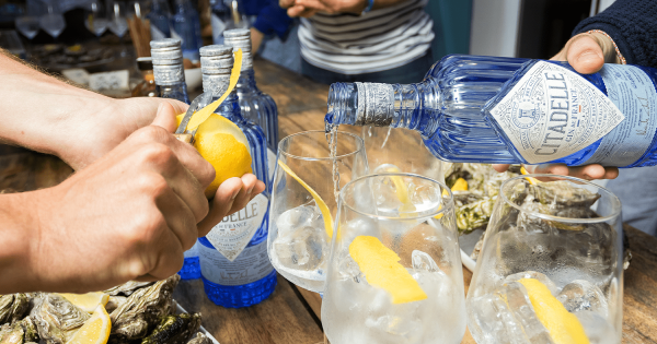imagine-articol-reteta-gin-tonic-min-600x315w.png